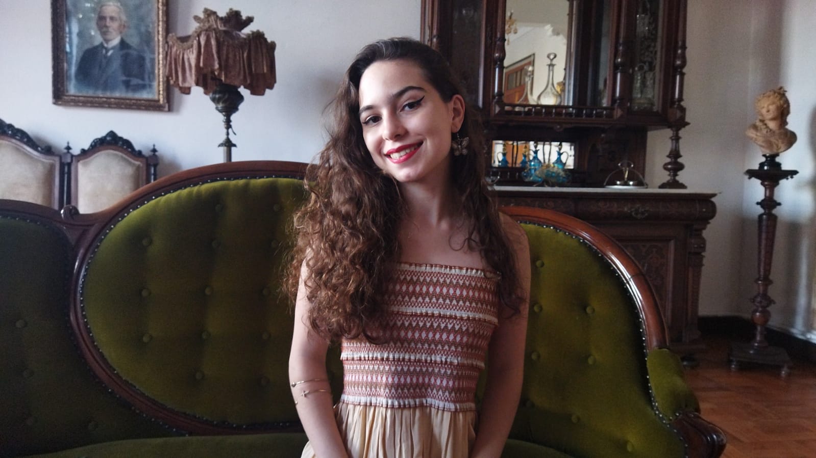 Poetisa e dançarina, conheça Isabella Marques na estreia do programa ...